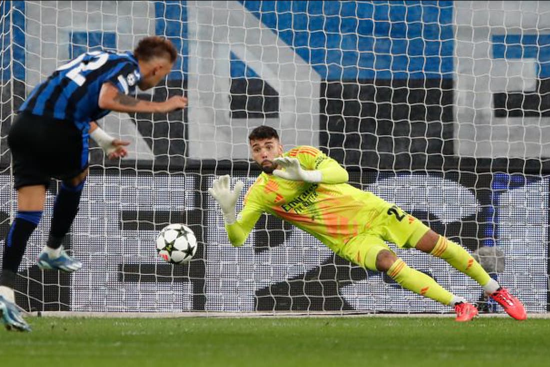 Incredible David Raya Double Save Spares Arsenal vs Atalanta