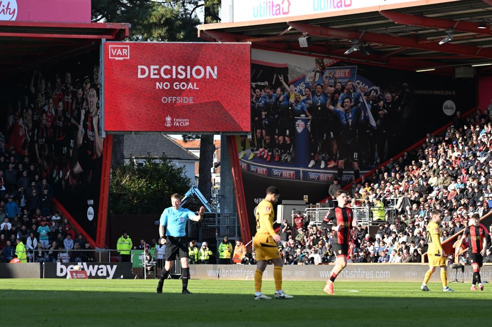 VAR disappoints with SEVEN minute decision in Bournemouth vs Wolves