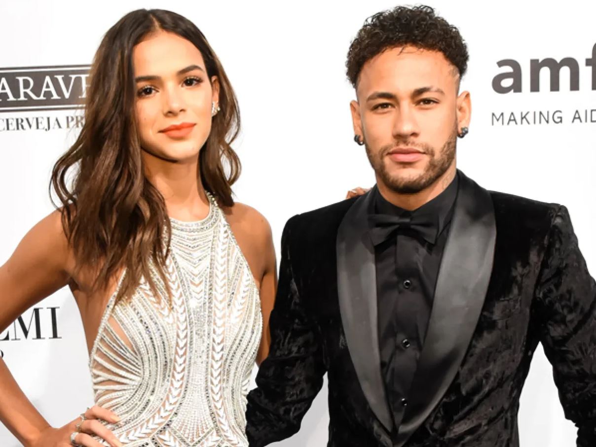 Rival Fans Look To Taunt Neymar With Ex-Girlfriend Masks