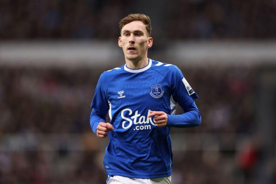 Ayden Heaven Injury Update: Man Utd Youngster Stretchered Off