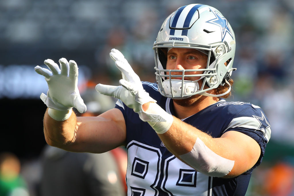 Blake Jarwin Celebrates His Dallas Cowboys Deal by Lending a Hand ...