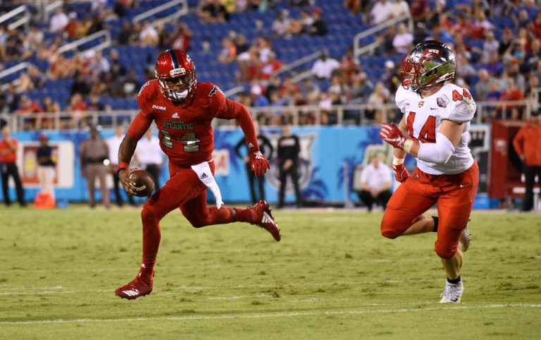 Where Is Former 'Last Chance U' Quarterback De’Andre Johnson Now ...