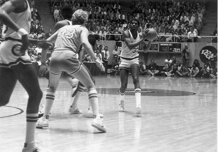 Magic Johnson Was a Coin Flip Away From Playing for the Chicago Bulls ...