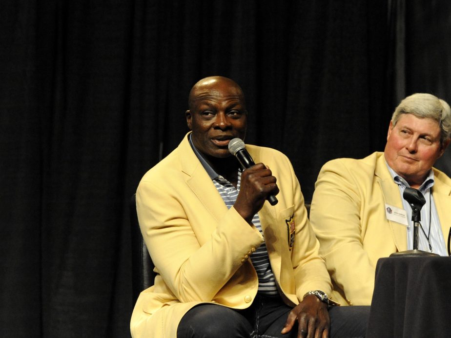 Hall of Fame Defender Bruce Smith Is Now a ‘Family Feud’ Legend, Too ...