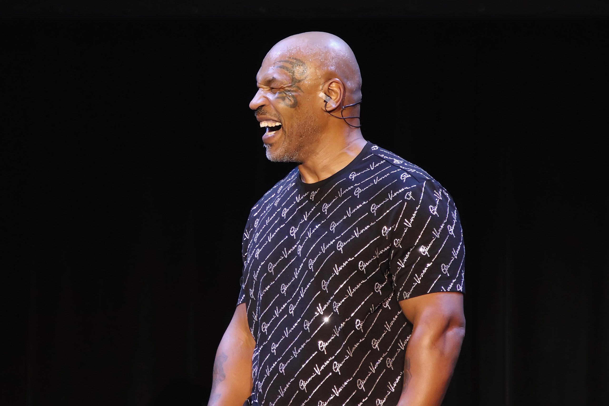 Mike Tyson Has a Willing Opponent If Roy Jones Jr. Backs Out ...