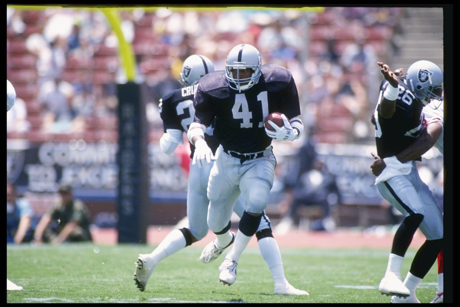 Napoleon McCallum's Grotesque Injury Cost Him His Career and Almost ...