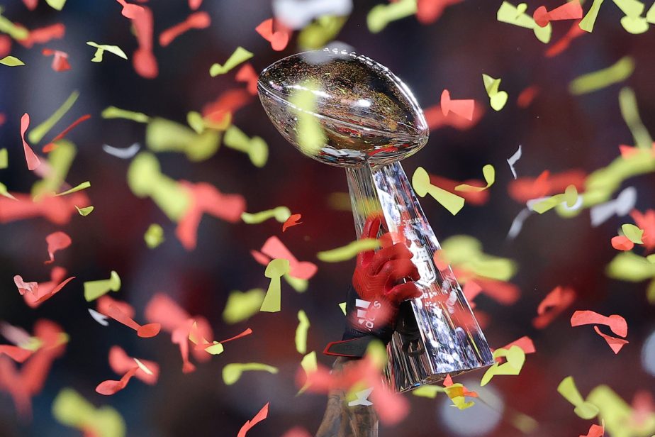 How Many NFL Teams Have Gone Undefeated in a Season? - Sportscasting ...