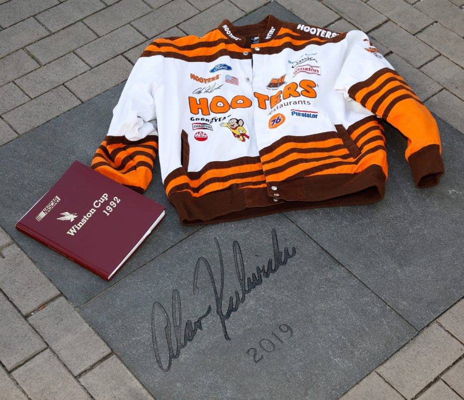 NASCAR Legend Alan Kulwicki's Fatal Plane Crash Capped Long List of ...