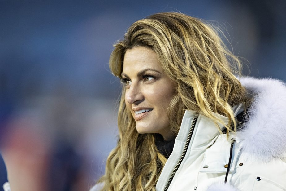 Erin Andrews Grew up a Packers Fan but Reveals Who She Roots for Now ...