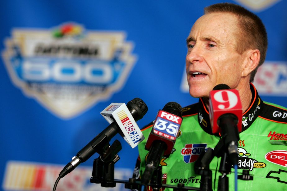 Mark Martin Was 'Embarrassed' By His NASCAR Hall-of-Fame Induction ...