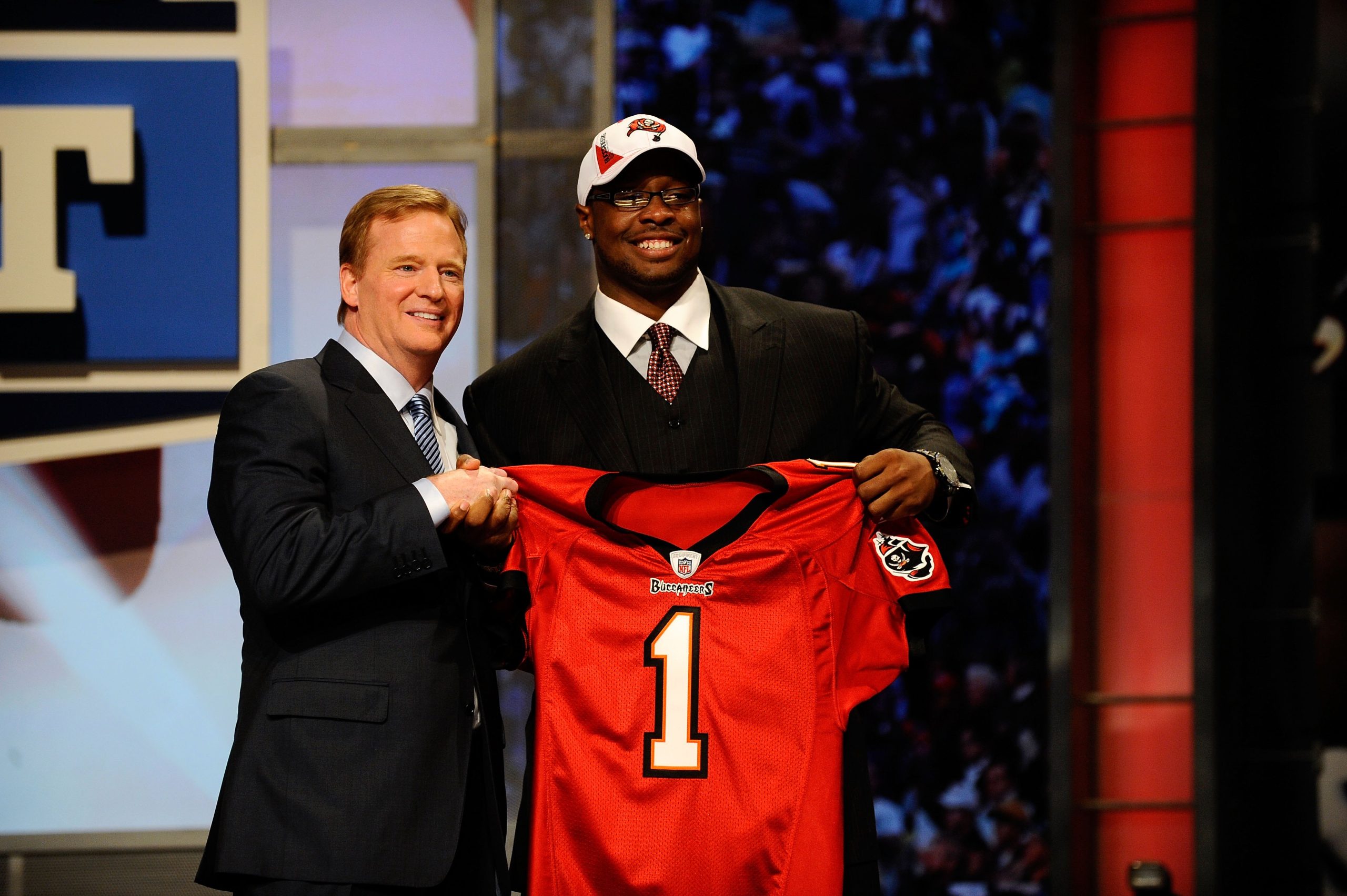 Roger Goodell Is Bringing Back an NFL Draft Tradition - Sportscasting ...