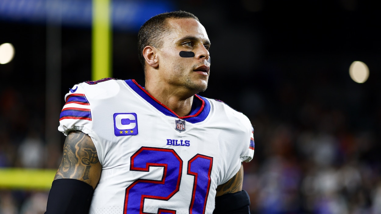Jordan Poyer Contract: Buffalo Must Re-Sign Safety Despite His Goodbye ...