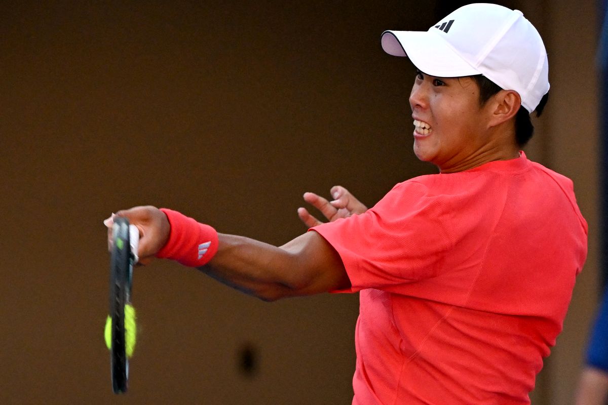 A Look at the Rare Boxers That Fought Both Mike Tyson and Muhammad Ali