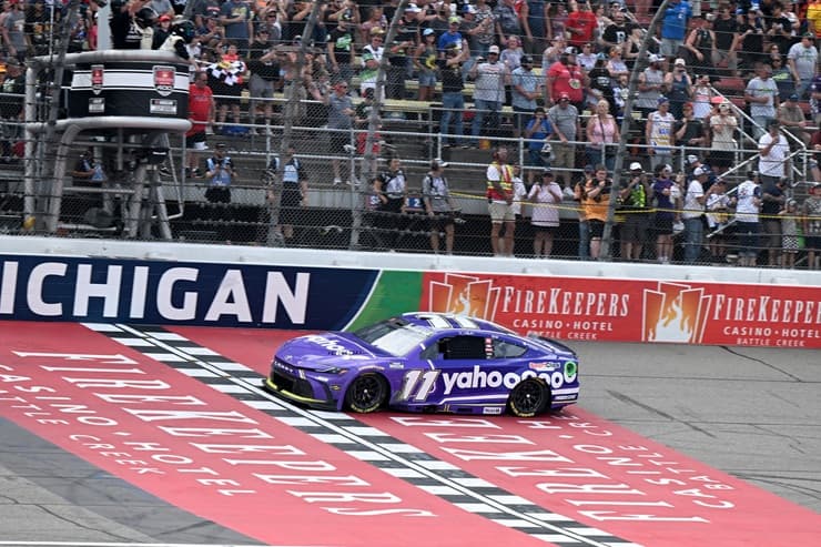 William Byron, Denny Hamlin Top NASCAR In-Season Challenge Odds