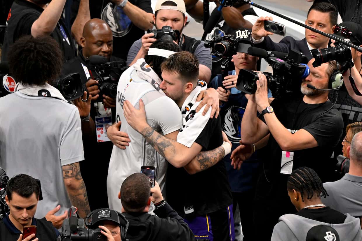 Whatever Happened to MLB’s One-Handed Pitcher Jim Abbott ...