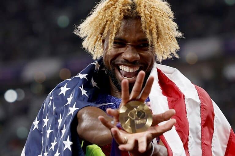 Aaron Rodgers vs. Brett Favre: Who Has Better Record & Stats With ...