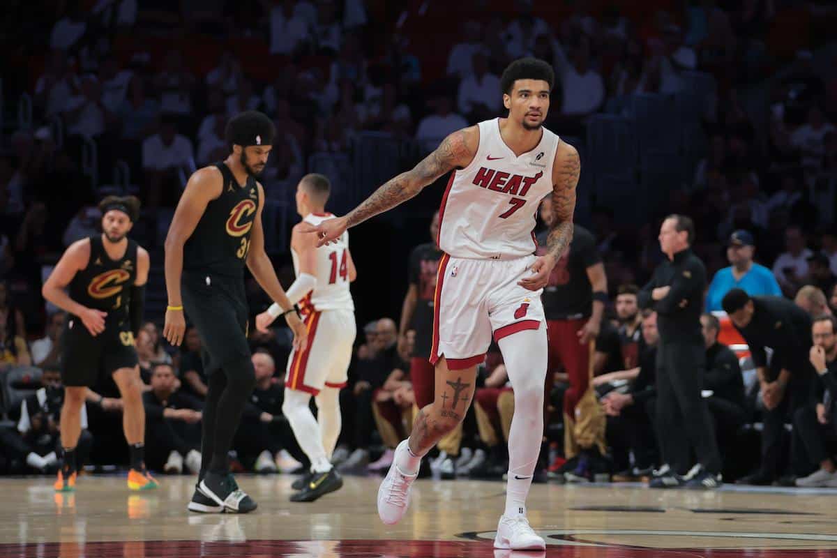 The Day Steve Bartman Reunited With His Chicago Cubs Family ...