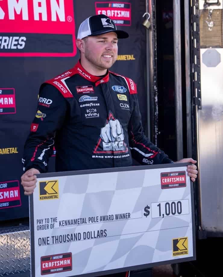 Eagles Sign DE Za'Darius Smith After Struggles Against Cowboys