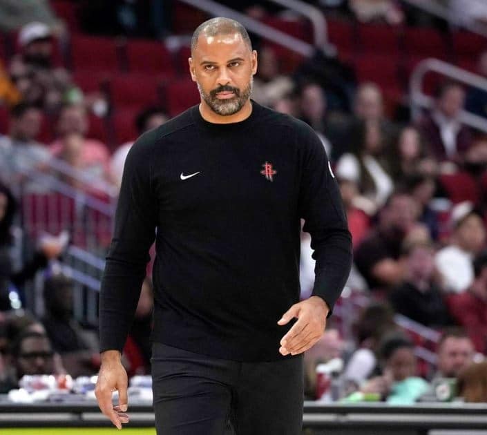 Who Is Travis Kelce? Taylor Swift's Boyfriend & Chiefs NFL Star