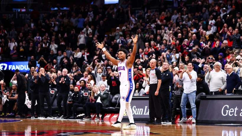 Watch: Kyle Lowry Receives Massive Standing Ovation From Raptors Fans ...